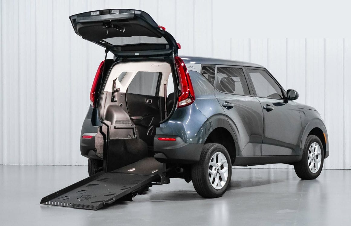 Veicolo per disabili SUV - 28571 - Freedom Motors USA - entrata posteriore