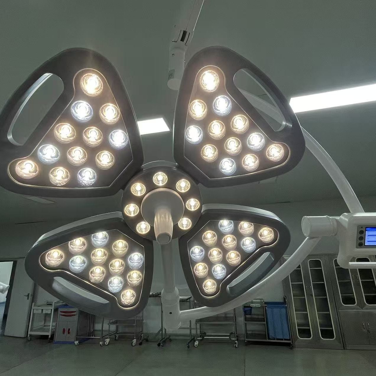 Lampada scialitica mobile - 760 - Jiangsu Fuyou Medical - a soffitto ...