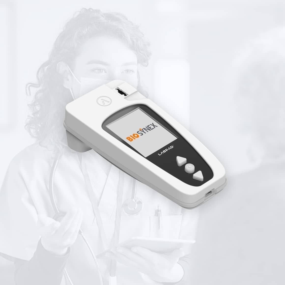 Analizzatore POC per malattie infettive - LabPad® - BIOSYNEX - dell'INR ...