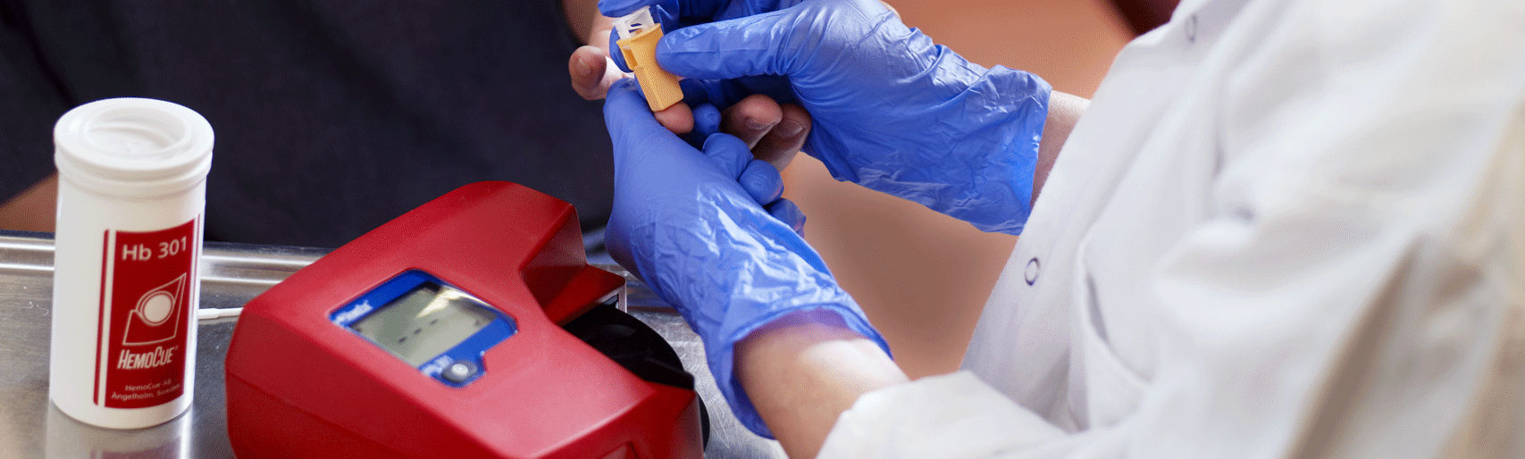 Analizzatore di emoglobina POC - HemoCue® Hb 301 - HemoCue - per ...