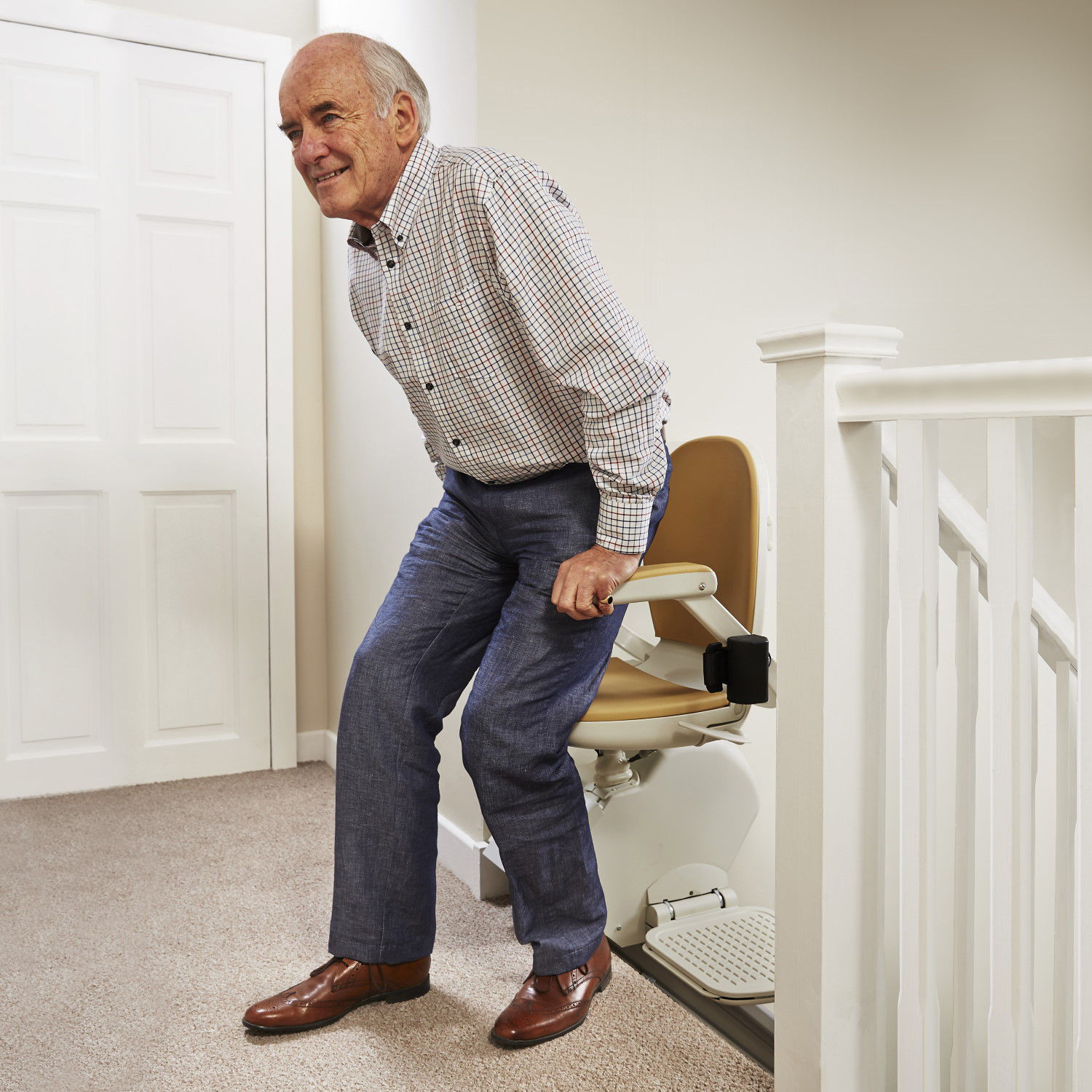 Montascale per scale dritte - Acorn130 - Högg Liftsysteme - par ...